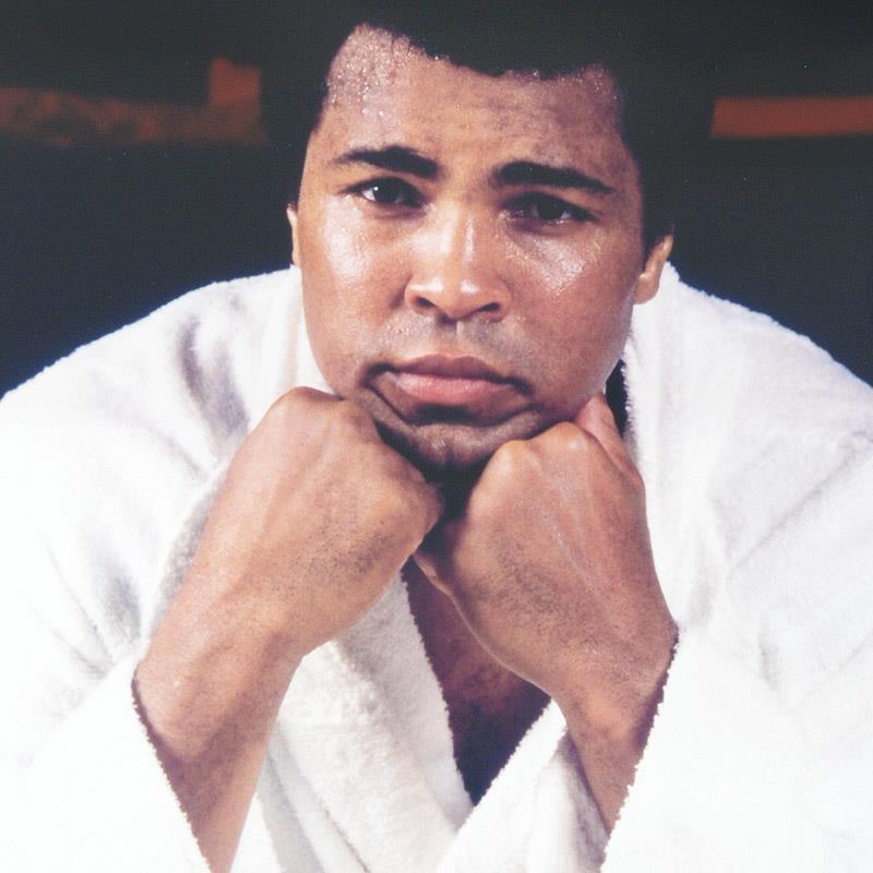 "Ali with white robe" - Muhammad Ali Gallery - 170738 | Qart.com